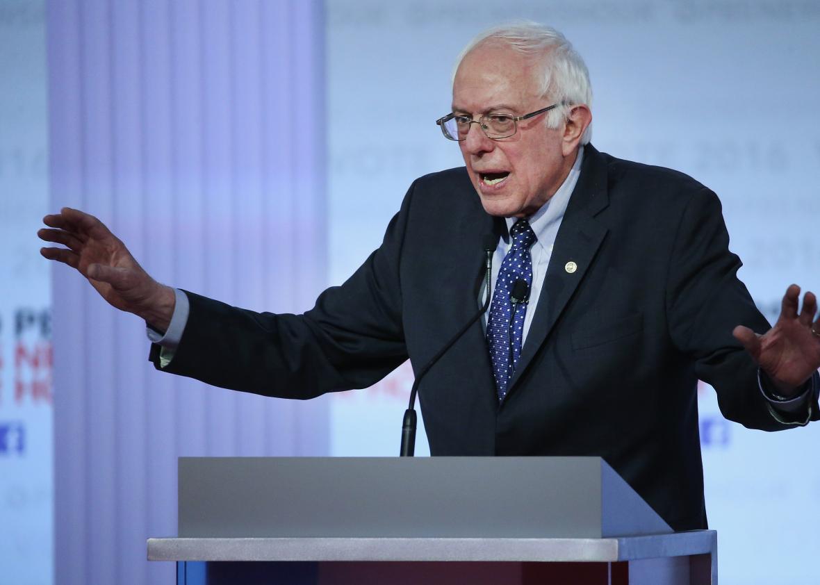 Bernie Signs For Spanish “Fight Oligarchy”: Bernie Sanders Calls