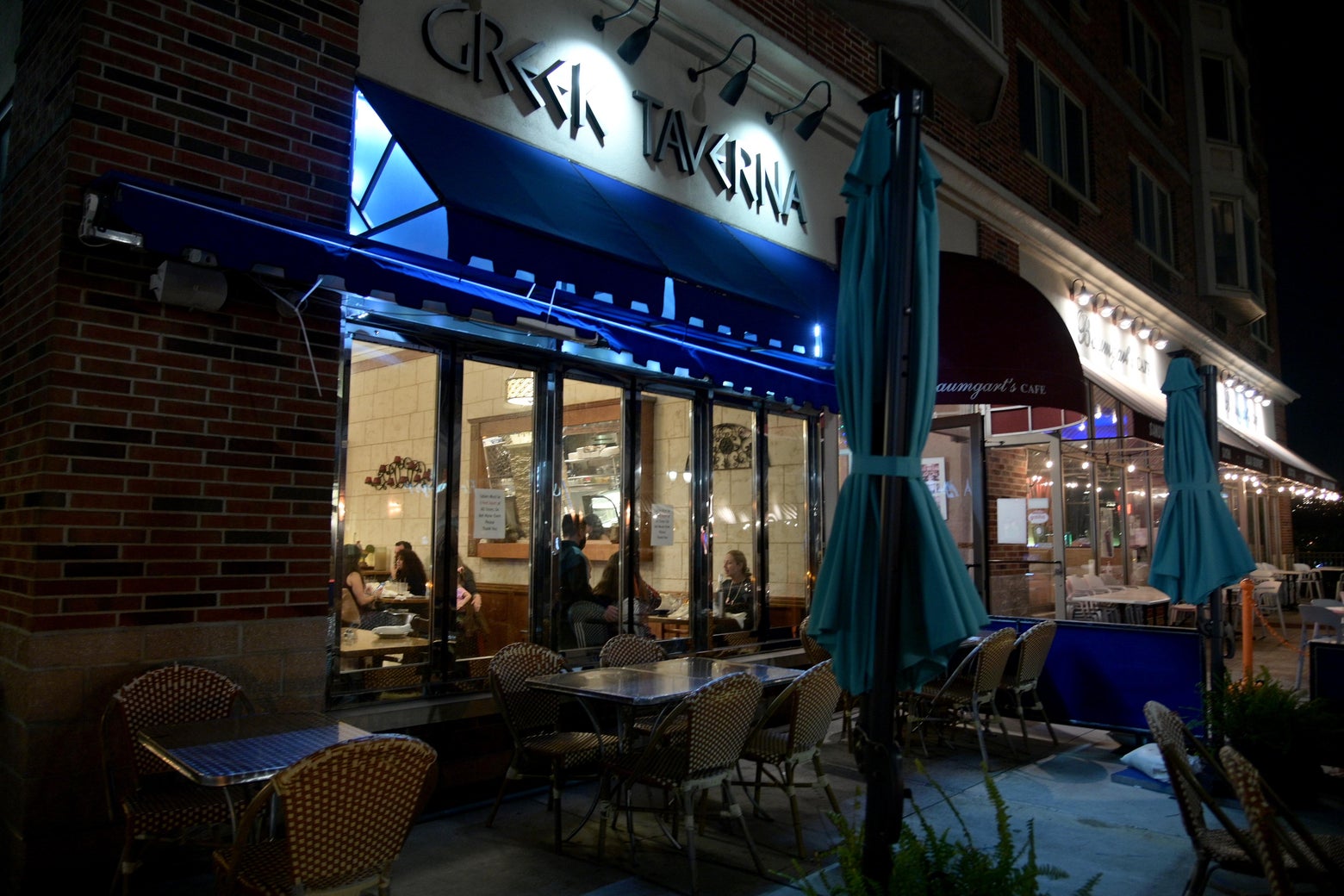 Shut down and bail out bars and restaurants to fight the coronavirus.