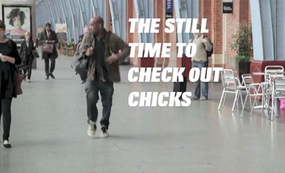 People Running for Trains in Slow Motion: watch. (VIDEO)