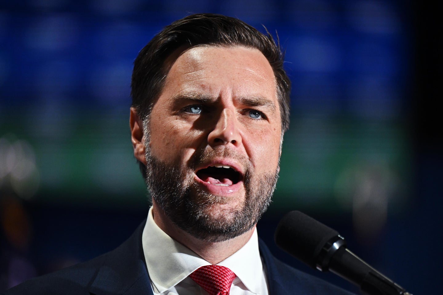 U.S. presidential election: J.D. Vance is up to one of his favorite old ...