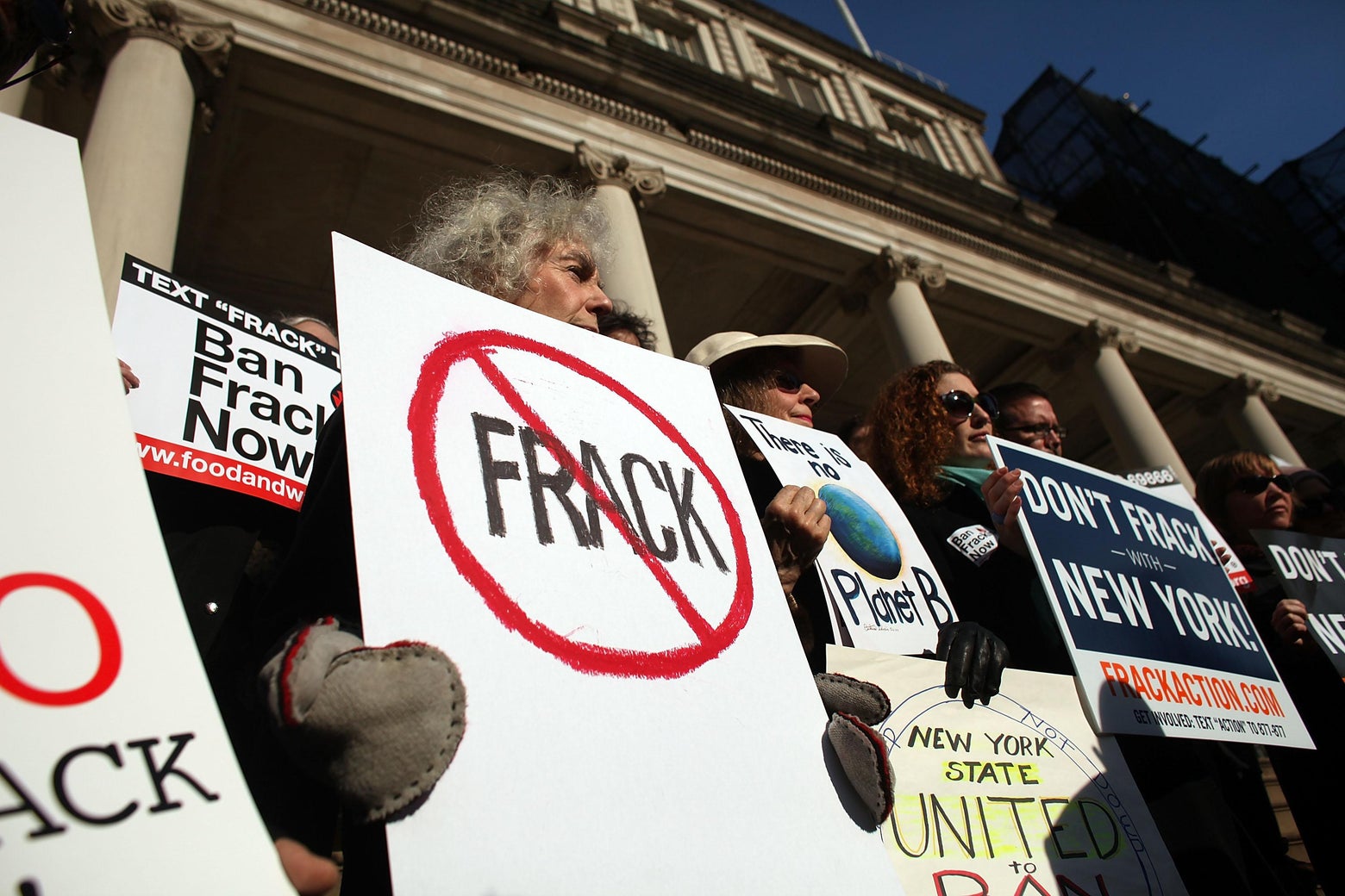 MuckReads:The best reporting about fracking.