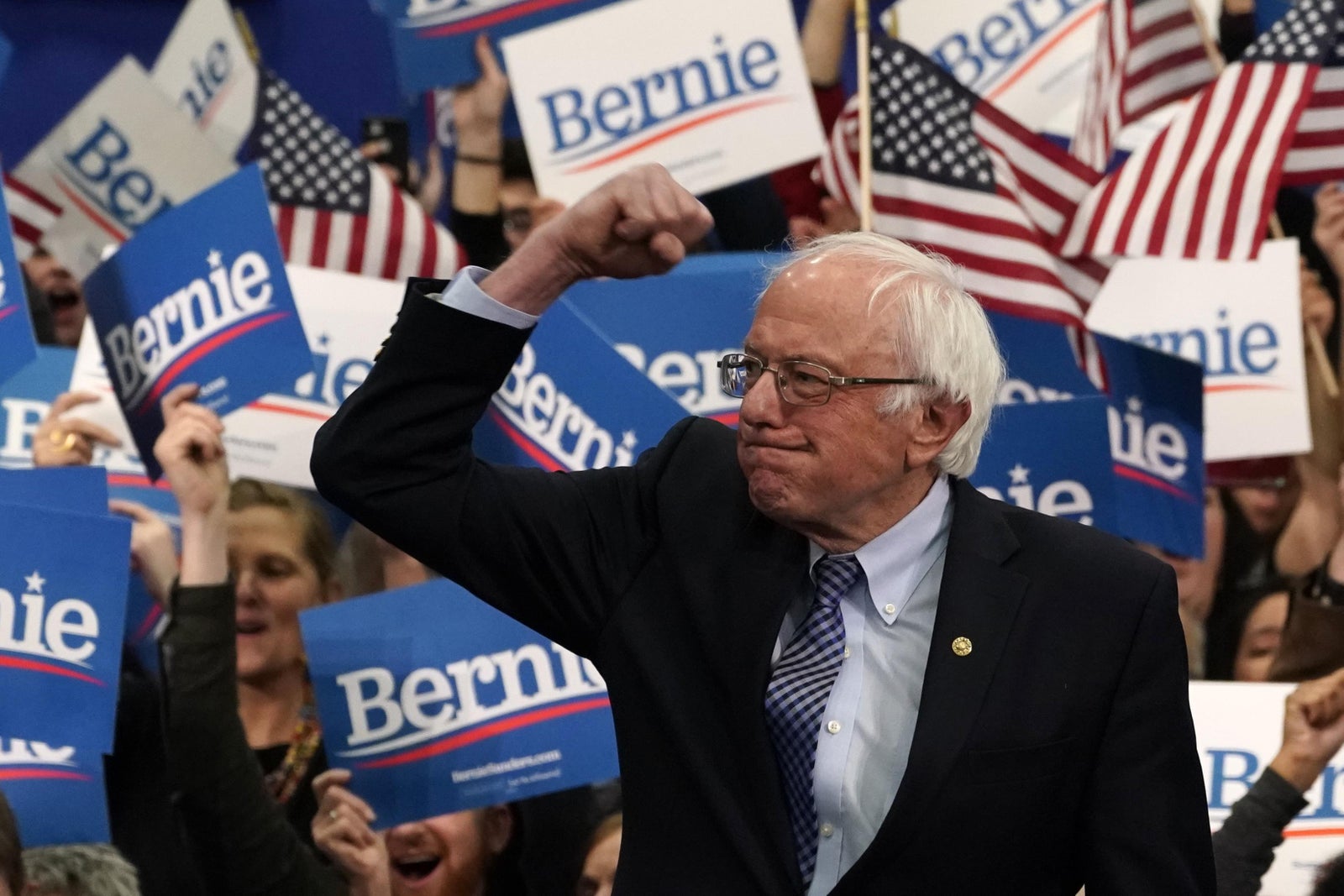 Bernie Sanders takes the biggest share of New Hampshire’s divided field.