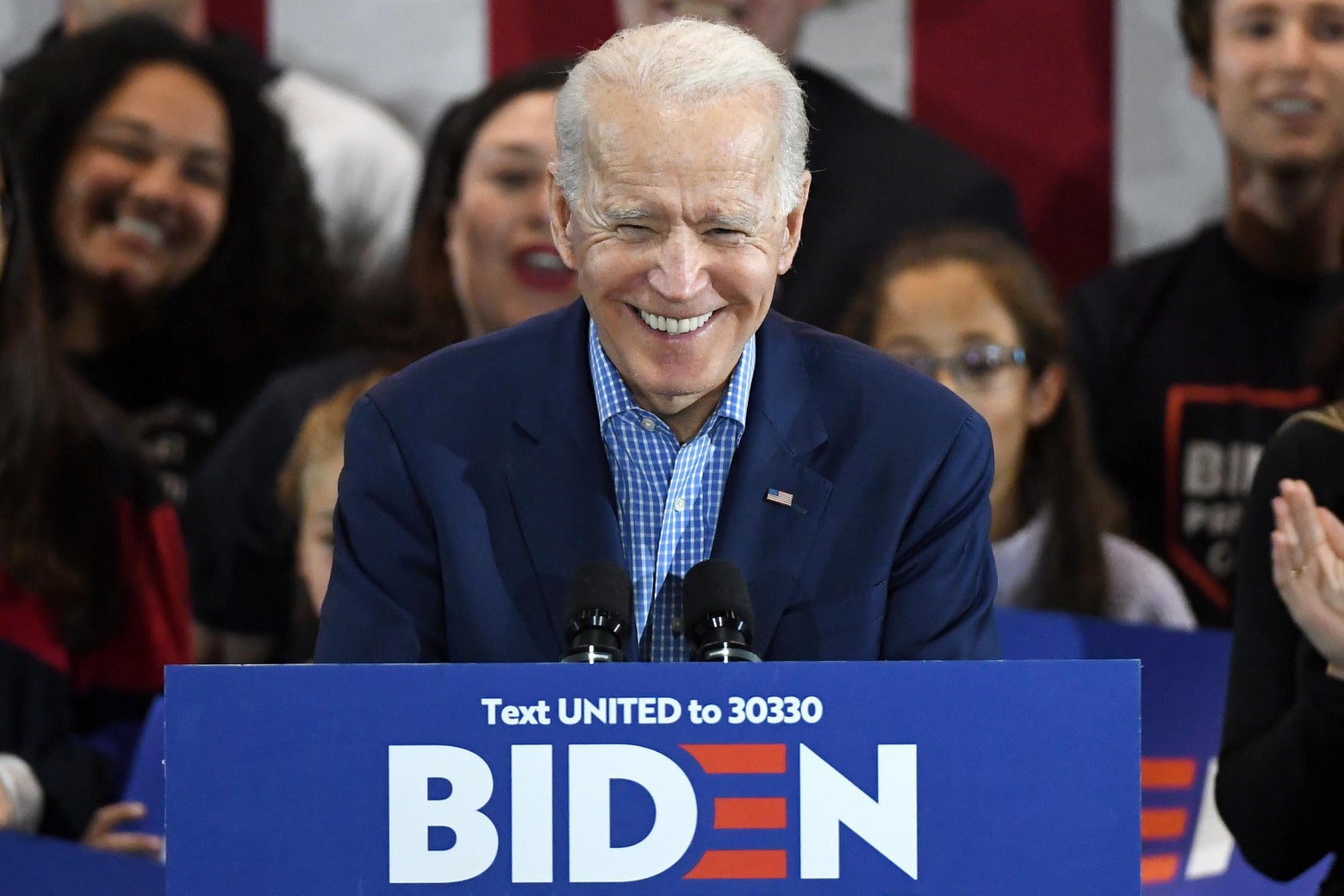 Cbs Poll Bidens Lead In South Carolina Shrinks As Sanders Gains Ground