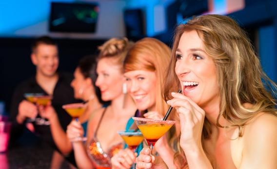 Gender role reversal goes viral: Video imagines a bar where men and ...