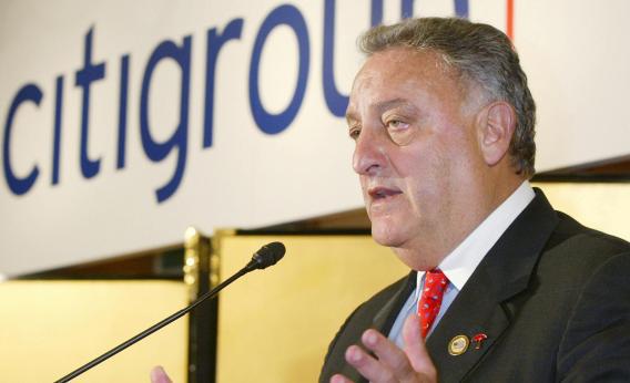 Sandy Weill U-turn fuels big bank breakup fire.