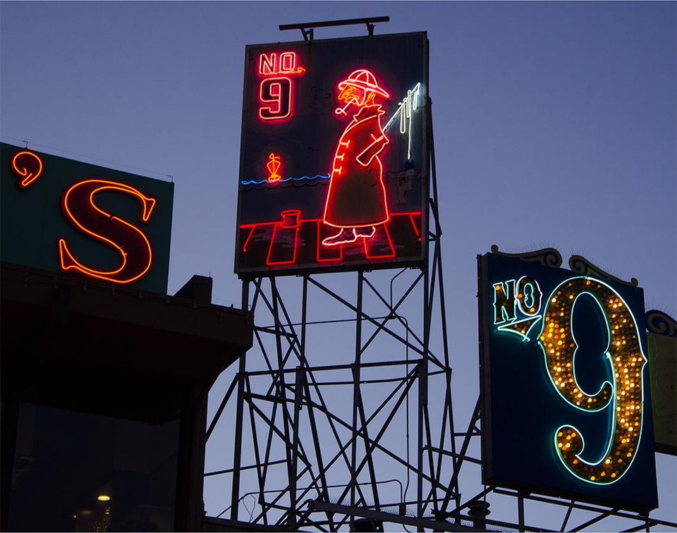 Randall Ann Homan and Al Barna photograph San Francisco’s neon signs in ...