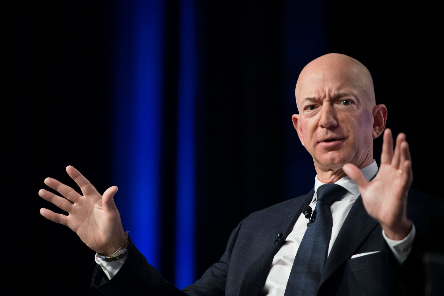 Amazon founder Jeff Bezos resisted the National Enquirer’s blackmail ...