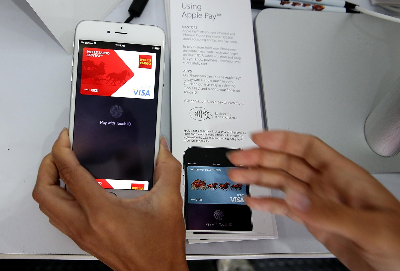 Google and Samsung take aim at Apple Pay, the new Goliath of the mobile ...