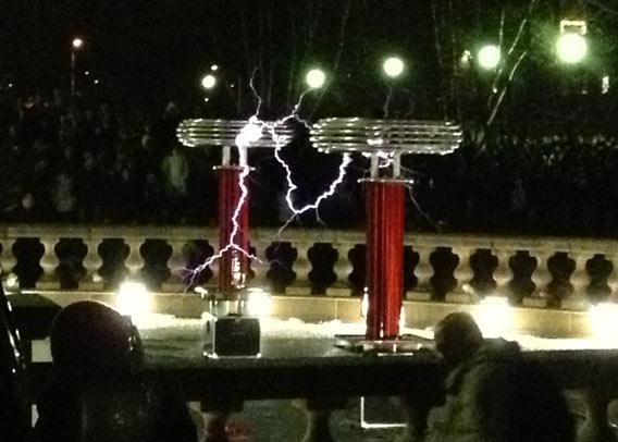 Engineering Open House at UIUC: Crushing concrete, musical Tesla coils ...